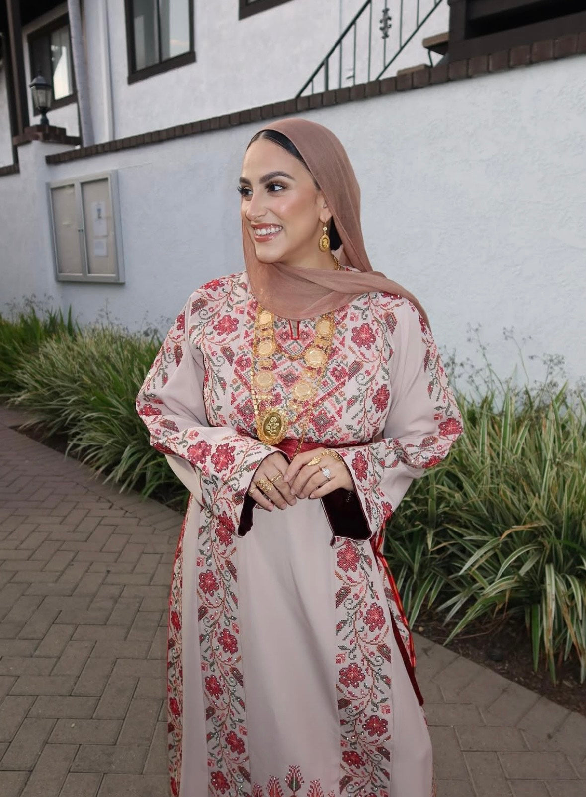 The Baidaa Thobe – Warda of London