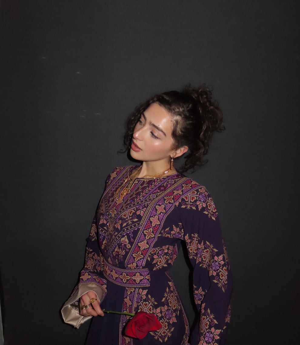 The Layla Thobe – Warda of London